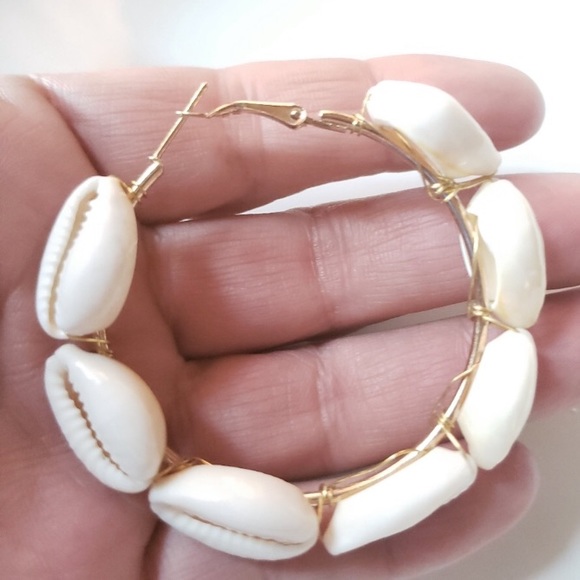 Zara | Jewelry | Zara Shell Hoops | Poshmark